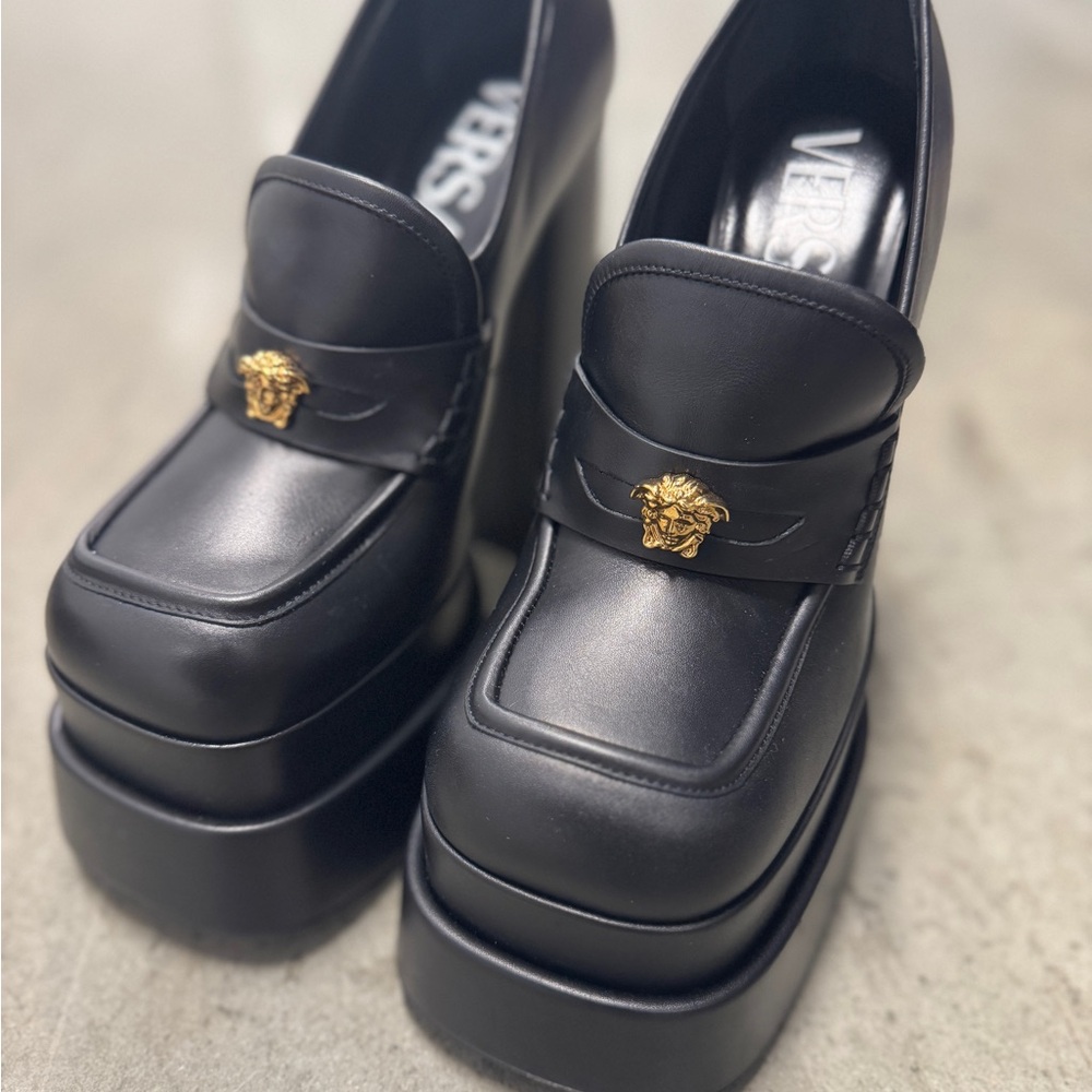 Versace Black Leather Platform Loafer Heels Size 38 - Gem
